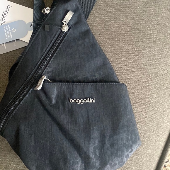 Baggallini | Bags | Baggallini Mini Sling Black Faint Leopard Design ...